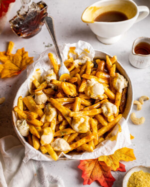 Canadian-Style Vegan Poutine Recipe - Romy London