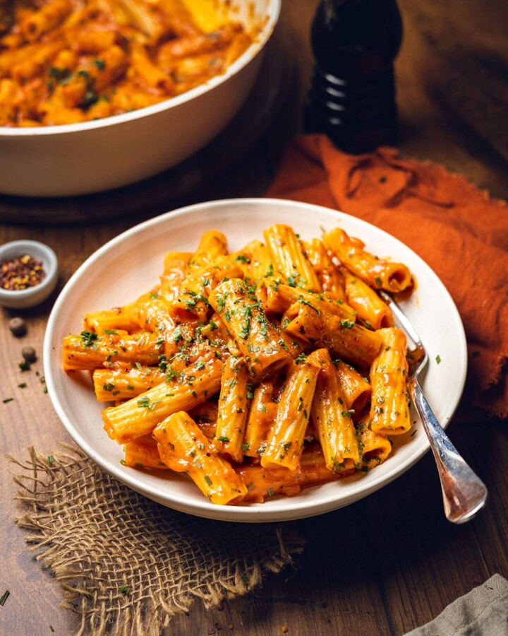 Spicy Rigatoni Recipe (Rigatoni Alla Vodka) - Romy London